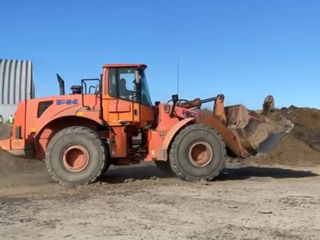 Продам колёсный погрузчик Fiat Kobelco W271 (ковш 5 м³)