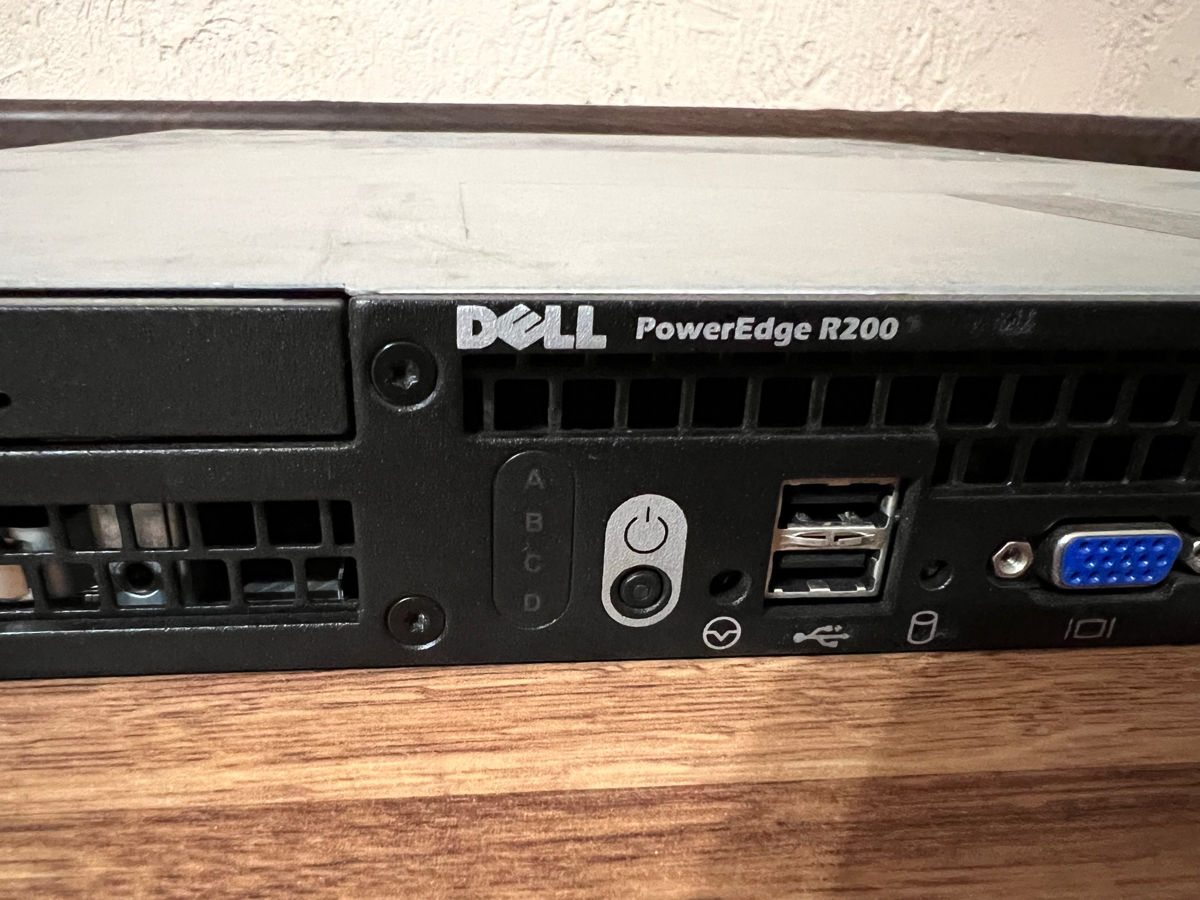 Server Dell PowerEDGE R200 - 50Euro