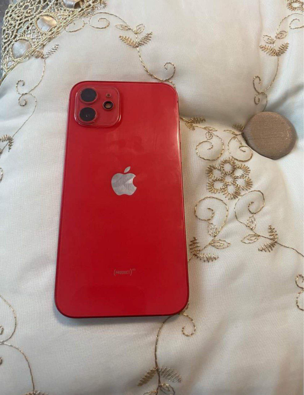 Iphon 12 red