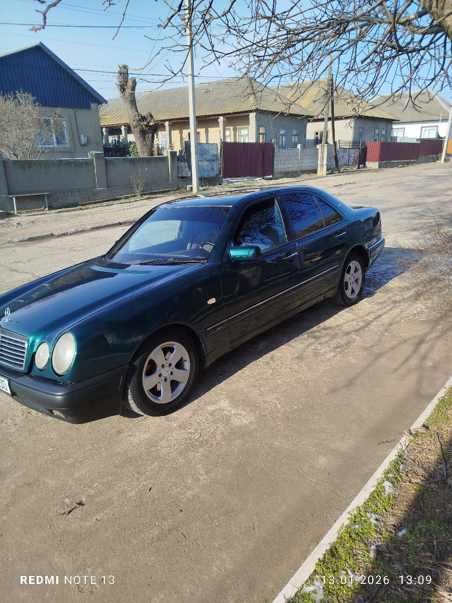 Mercedes E-Class an. 1997 cu rulaj 350000 km, Gaz / Benzină (propan ...