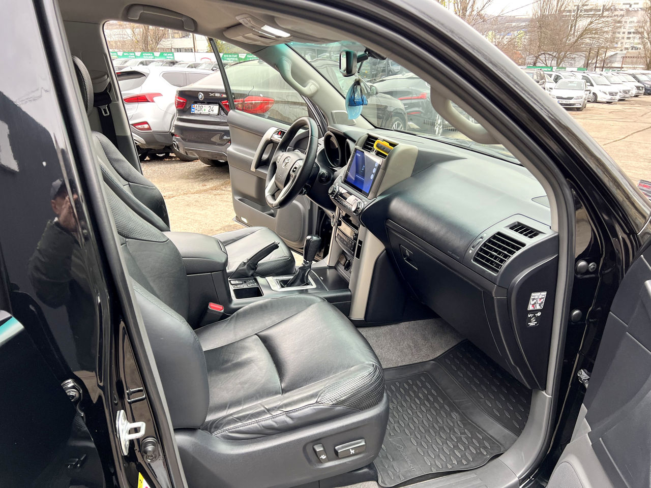 Toyota Land Cruiser Prado 2011 г. с пробегом 277000 км, Дизель, 29199