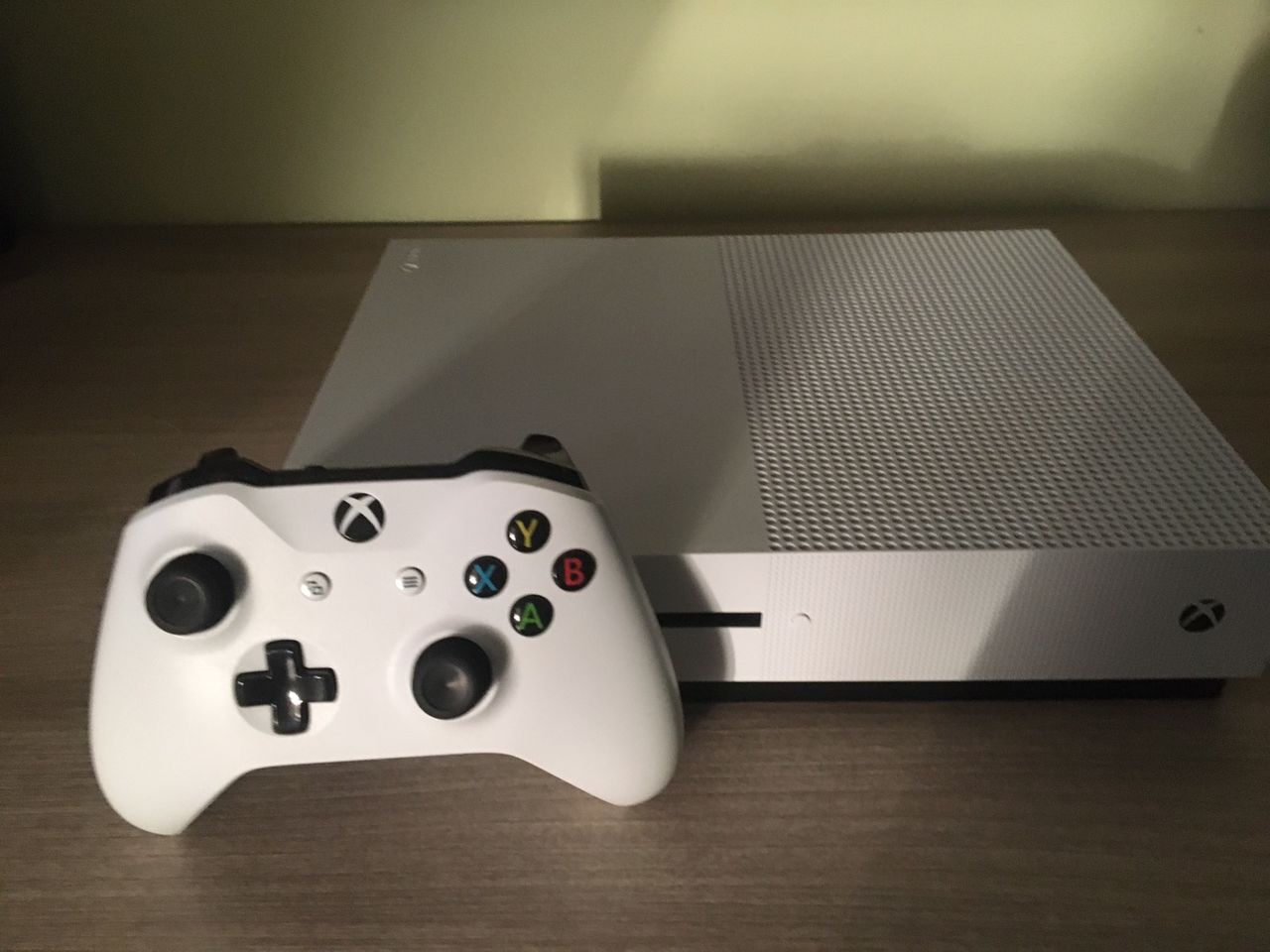 Xbox One S + Jocul Forza Horizon 4