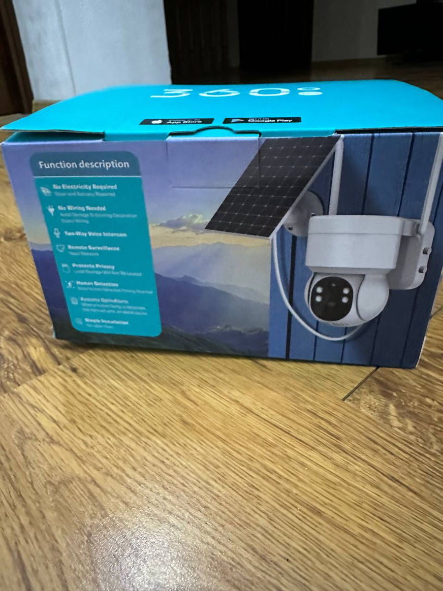 Camera cu panou solar