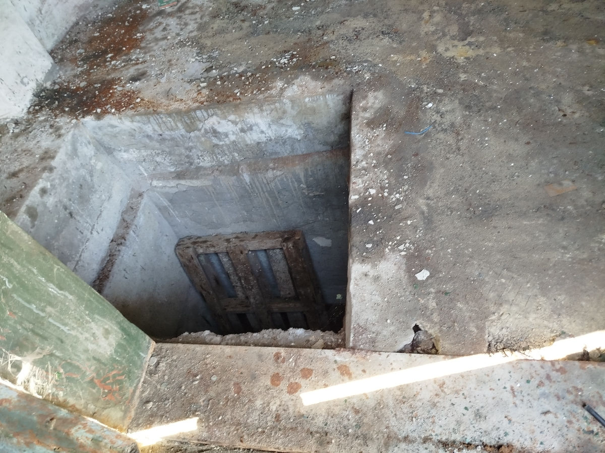 30m2 + 26 subsol ,la intrare