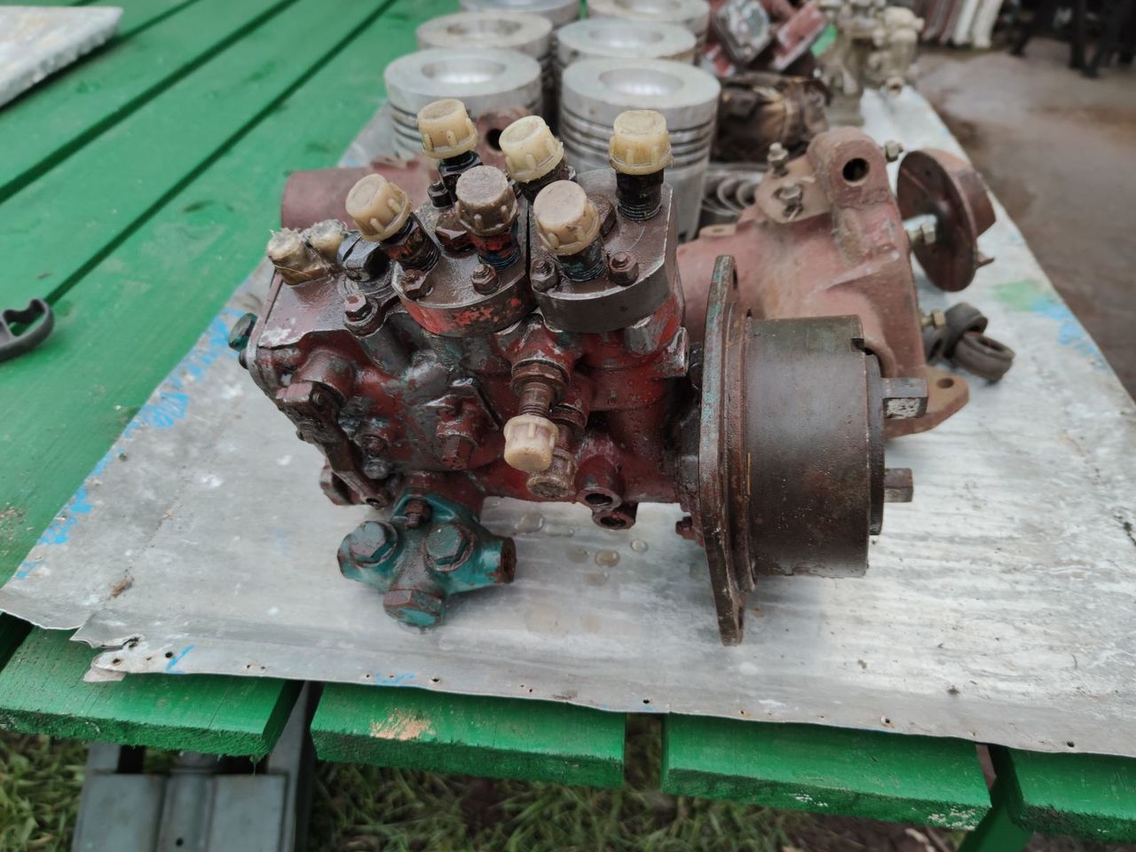 Трактор Т150