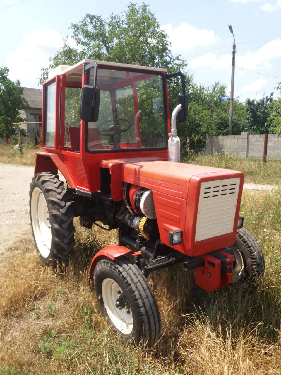 Se vinde tractoras total reparat s-au schimb pe MTZ