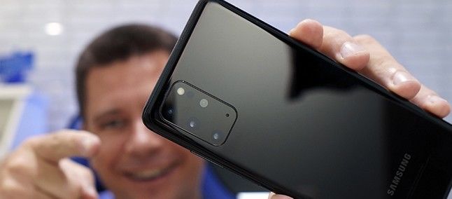 Samsung Galaxy S20+ 8/128GB - 560 euro телефон черного цвета,