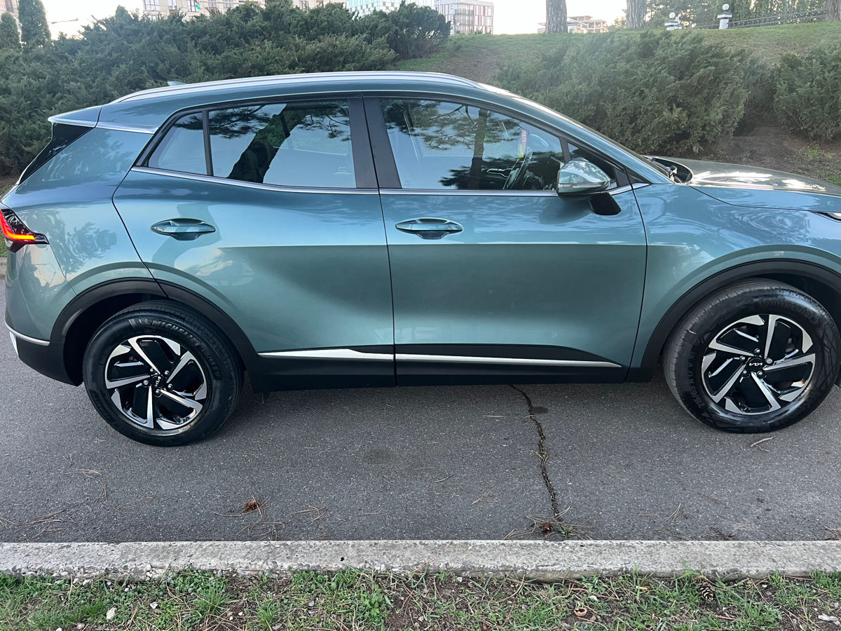 KIA Sportage 2023 г. с пробегом 79123 км, Гибрид, 22200