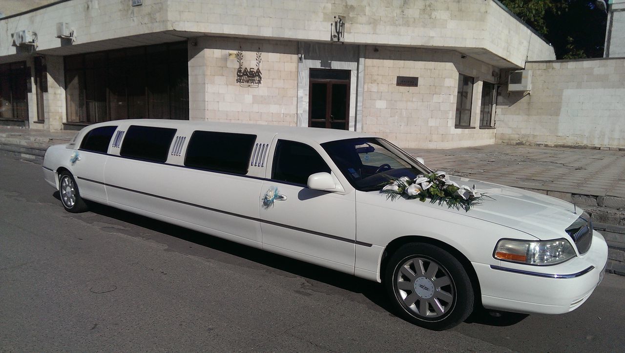 Limuzina Lincoln la doar 25 euro ora