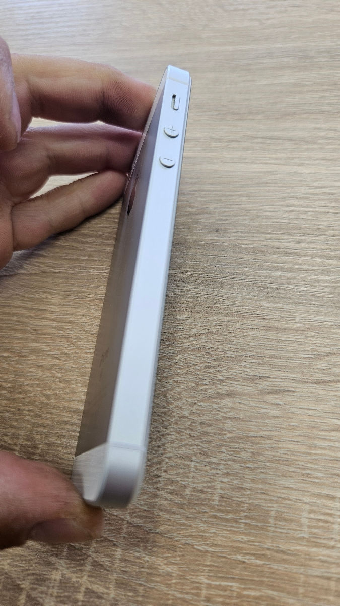 iPhone SE silver 32gb