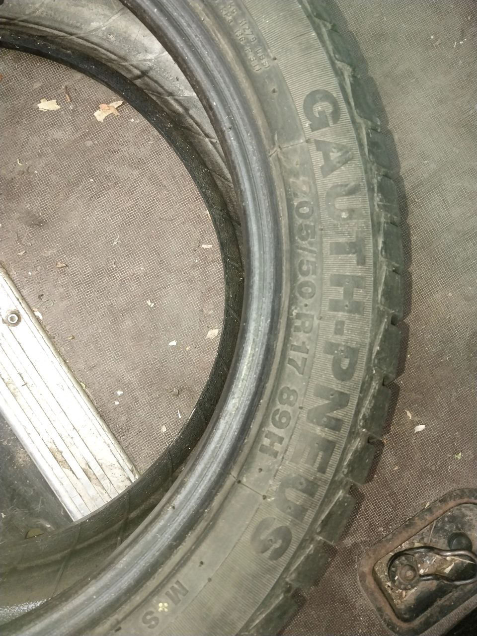 Продам Резину 205/50/r17 Зима