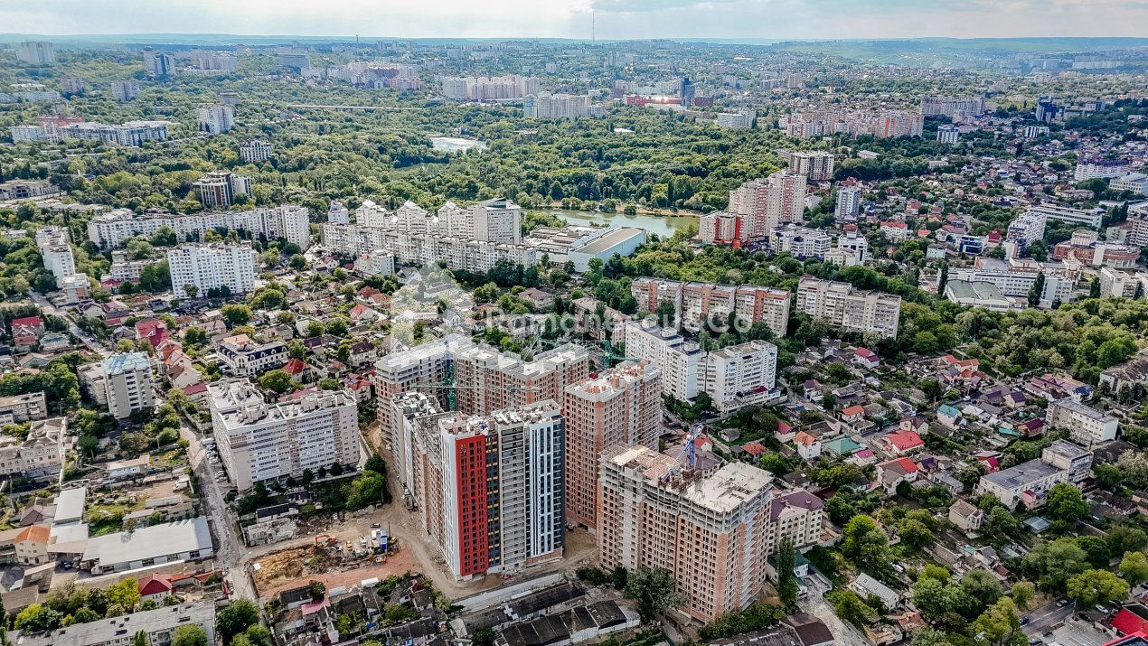 Loc de parcare cu debara, 26,3 mp, Complexul SkyHouse.