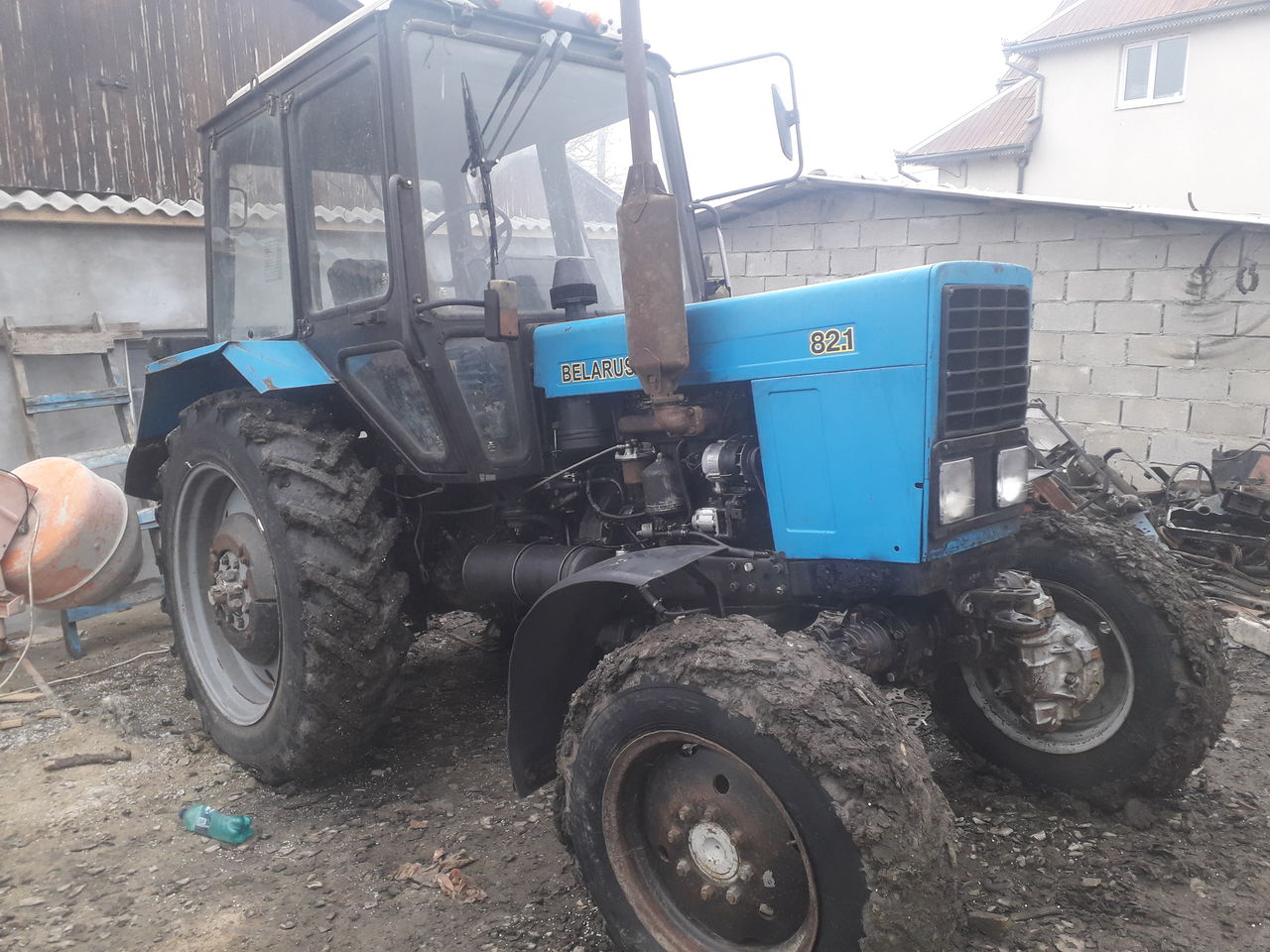Mtz 82 , anul fabricari 2010 actele in regula 7200 euro