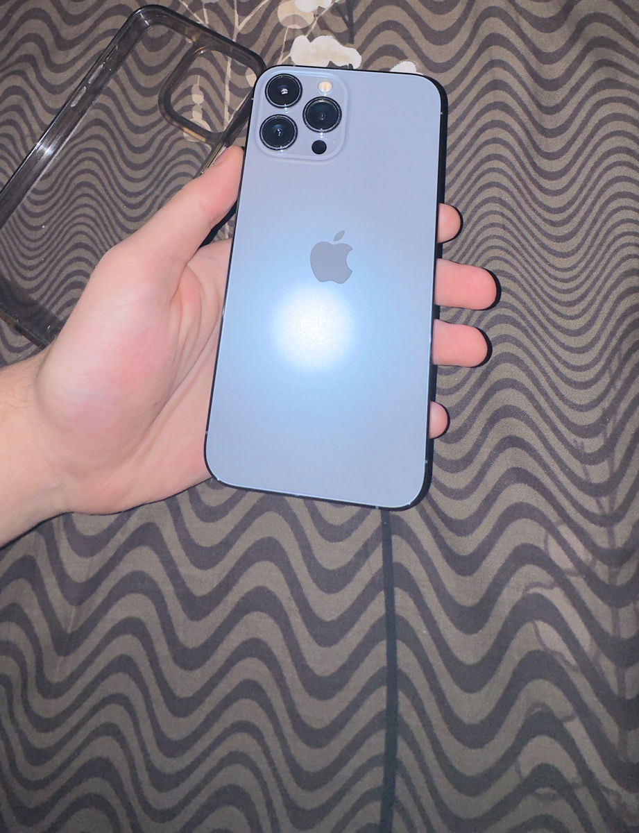 Vând iPhone 13 pro max