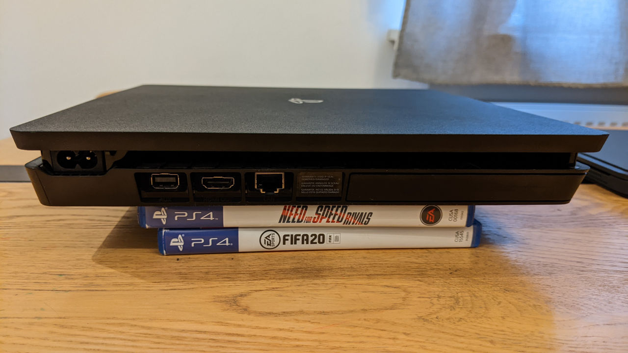 Sony Playstation 4 Slim 1 Tb