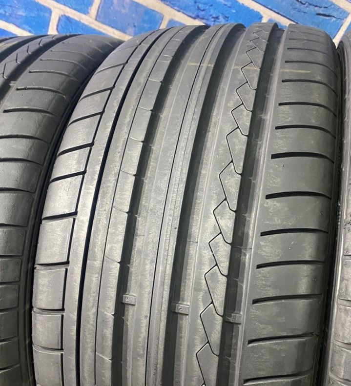 255 35 r19 Dunlop
