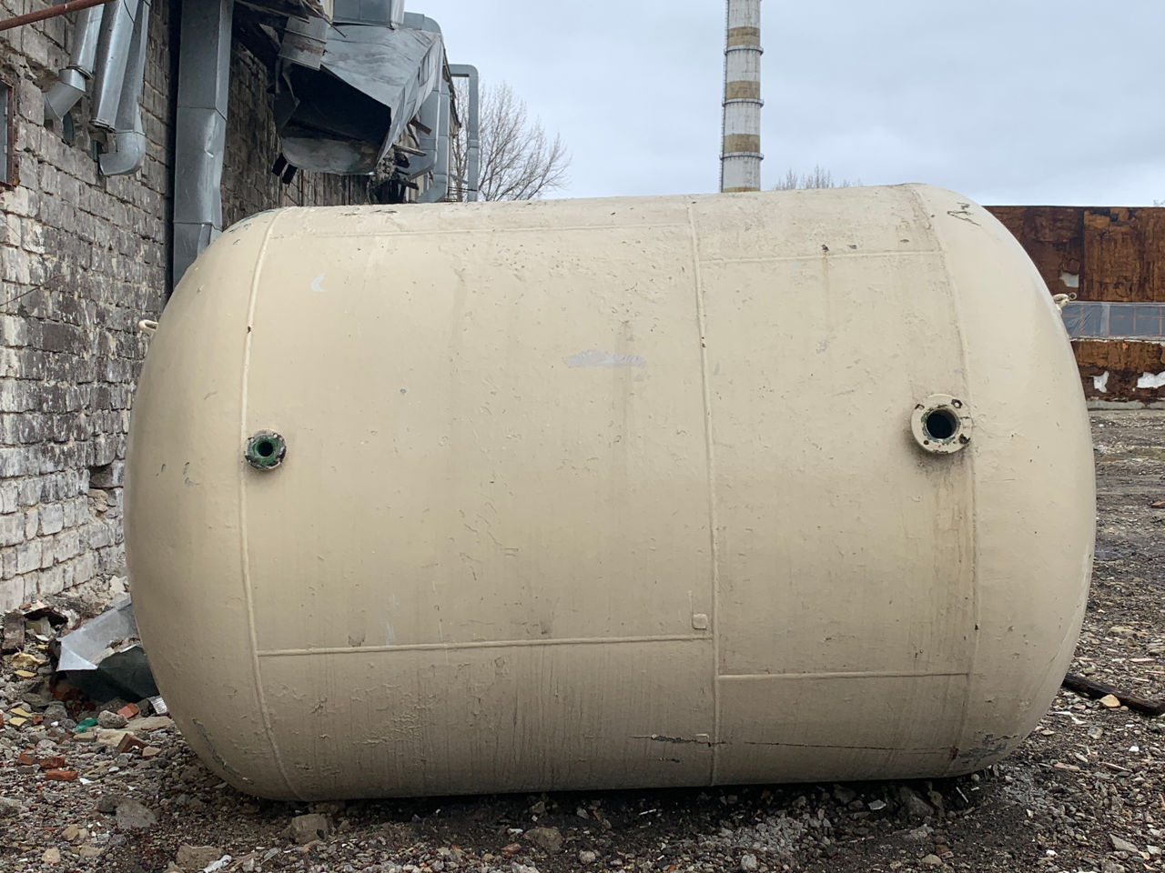 Butoi 16m3 pentru ulei,apa,motorina si altele.Butoi 16m3 pentru ulei ...