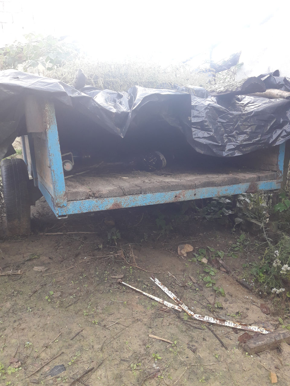 Vind remorca pentru mini tractor intre 15 si 25 de cai