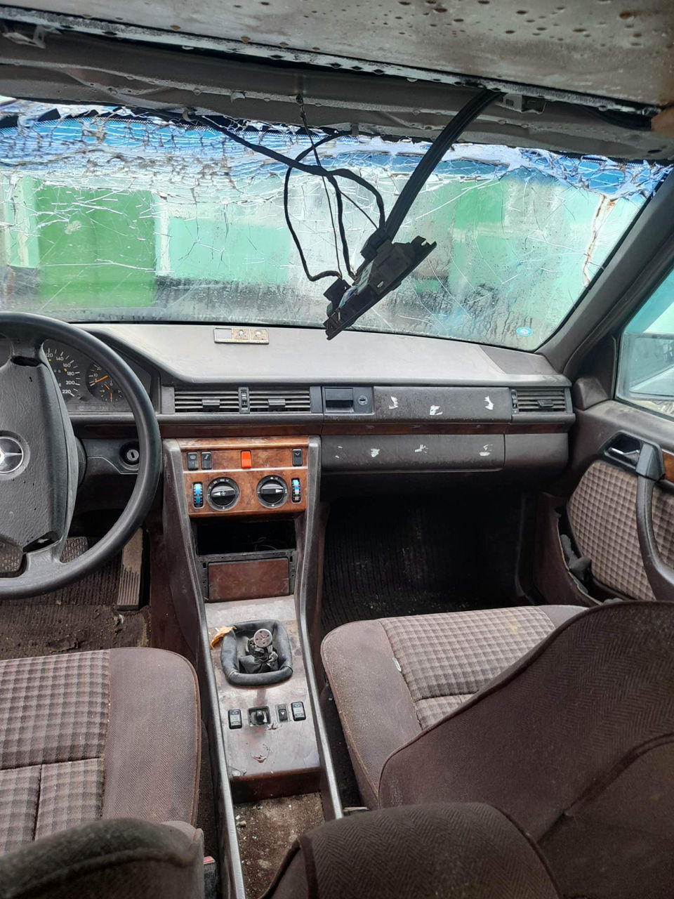 Mercedes Series (W124)
