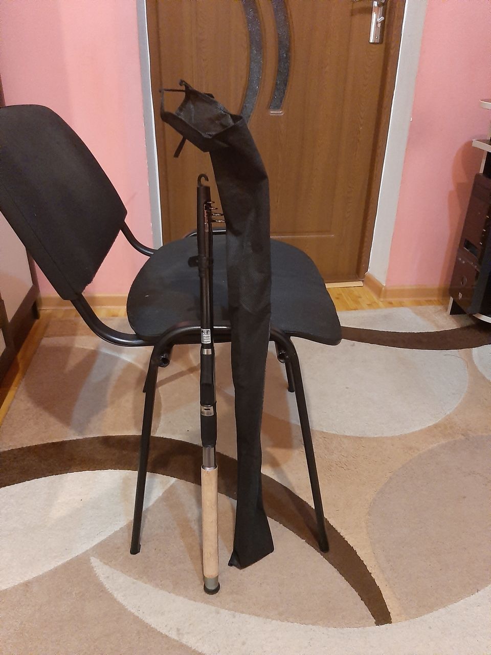 Продам спиннинг без катушки новый.