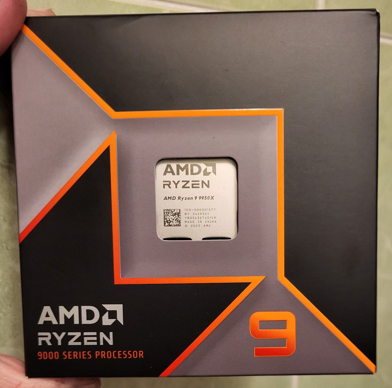 Новый AMD Ryzen 9 9950X Box
