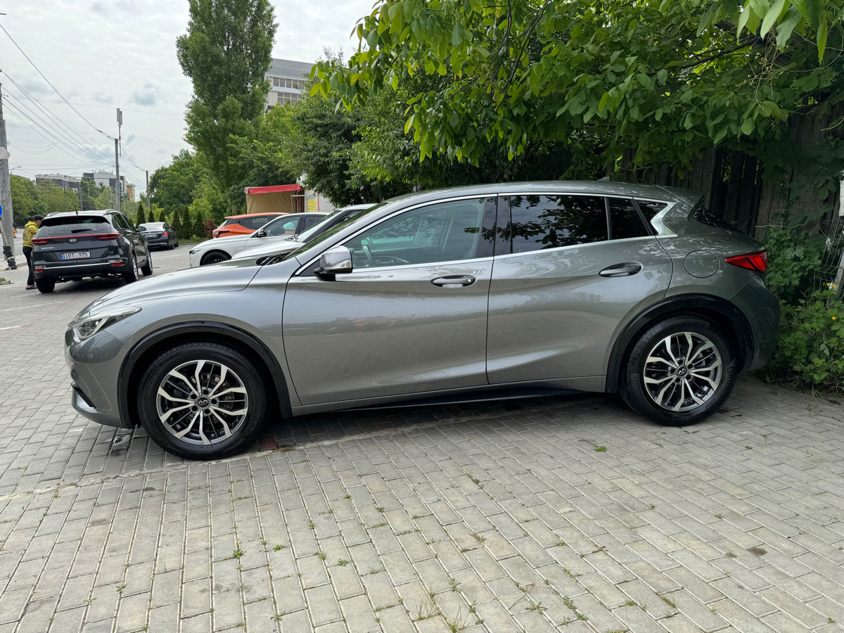 Infiniti QX30