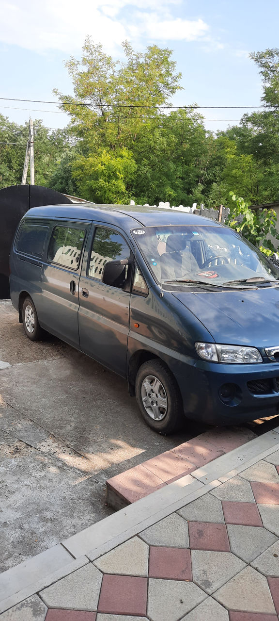 Hyundai H 200