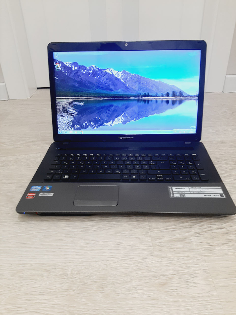 Laptop Pacard Bell , 8 gb Memorie ram, SSD 128 Gb+ HDD 500 gb
