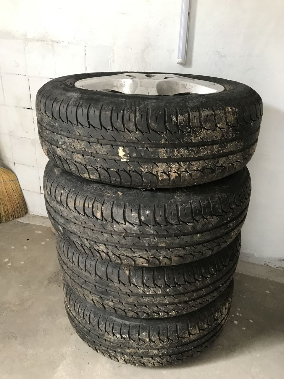 Discuri+anvelope R15-R16