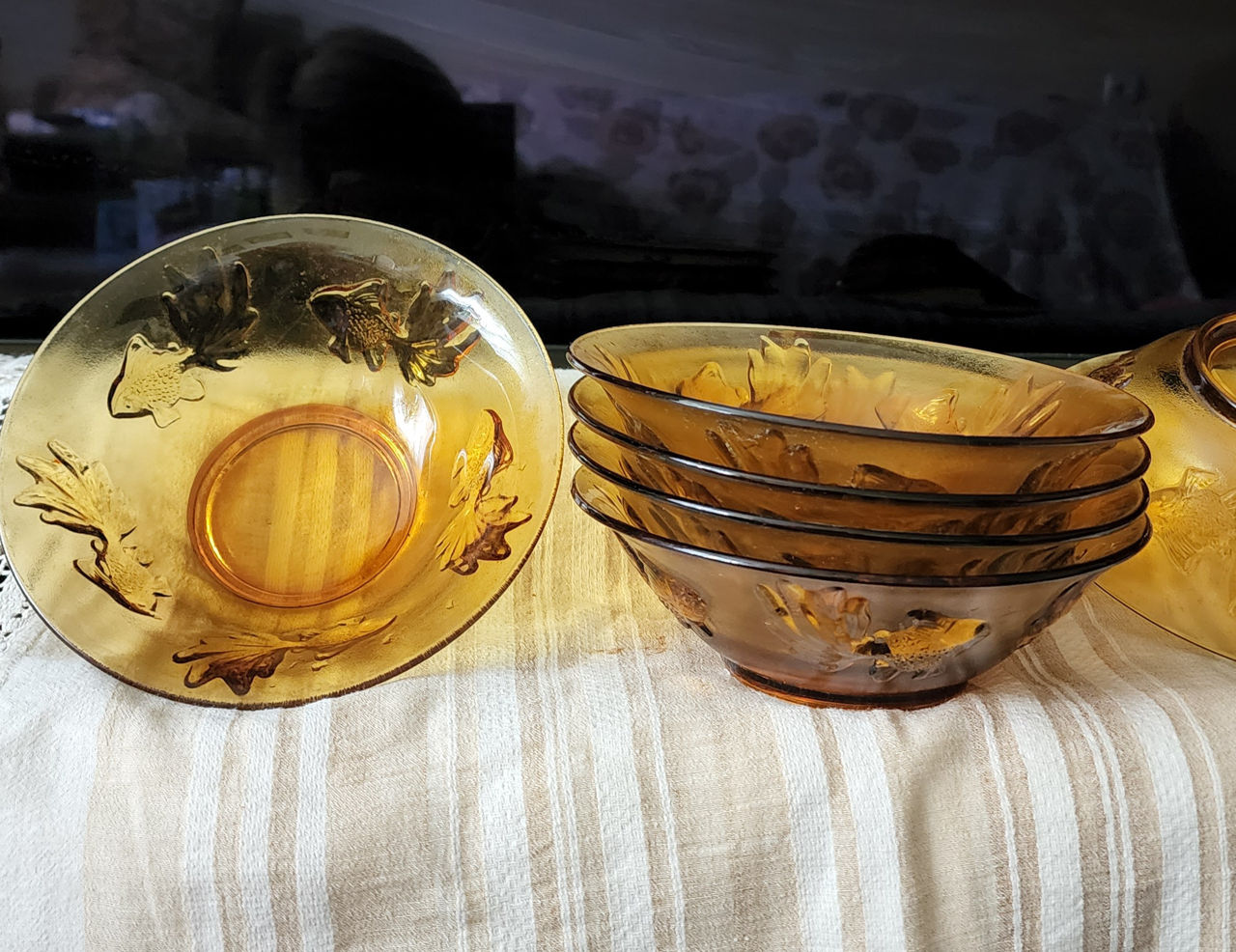 Винтажные тарелки из янтарного стекла Амбер