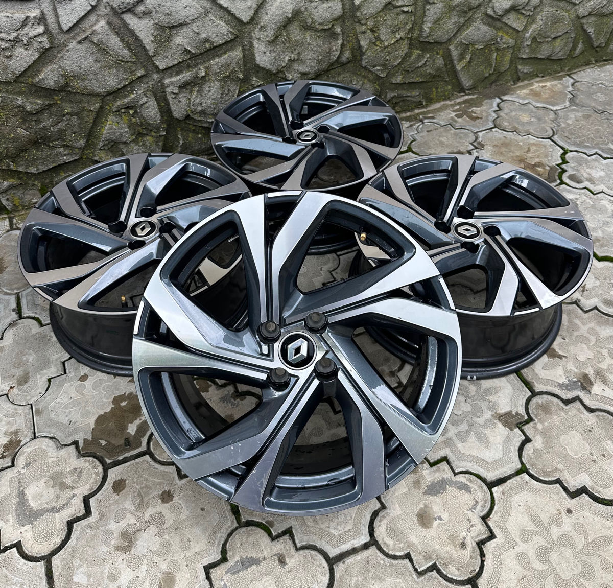 Renault R17 4/100 7j et40