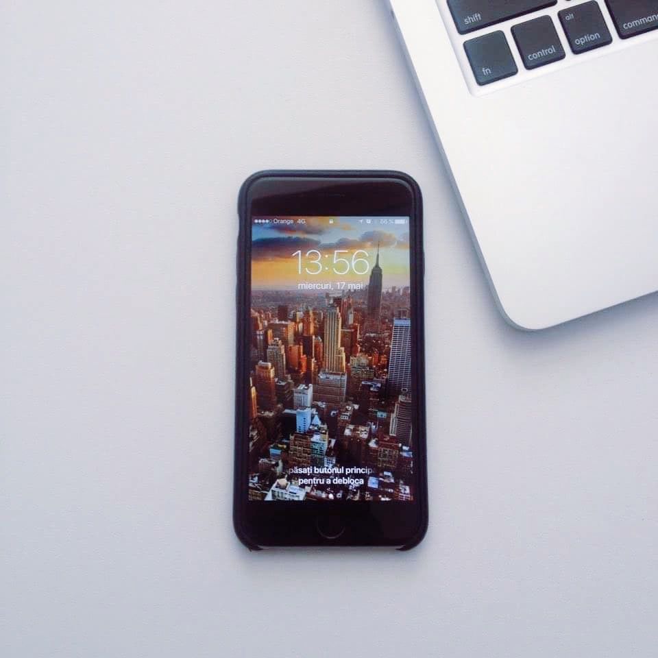 Vând iPhone 6S (128 GB) Space Gray + Husă Originală neagră din piele