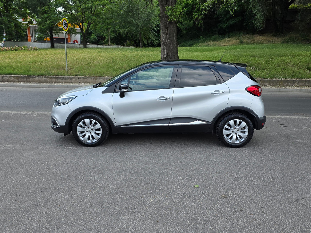 Renault Captur an. 2014 cu rulaj 212000 km, Benzină, 9750