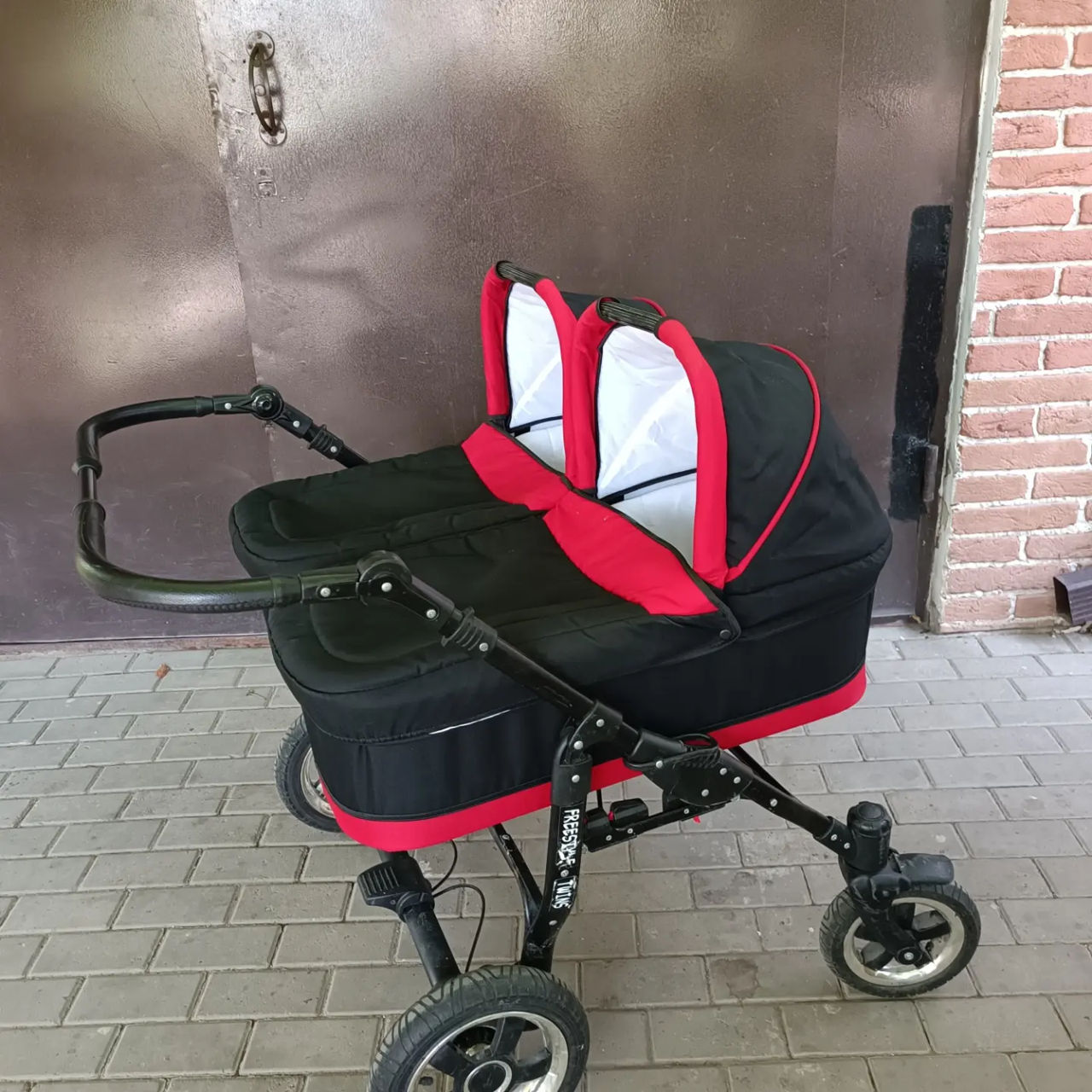 Caleasca pentru gemeni