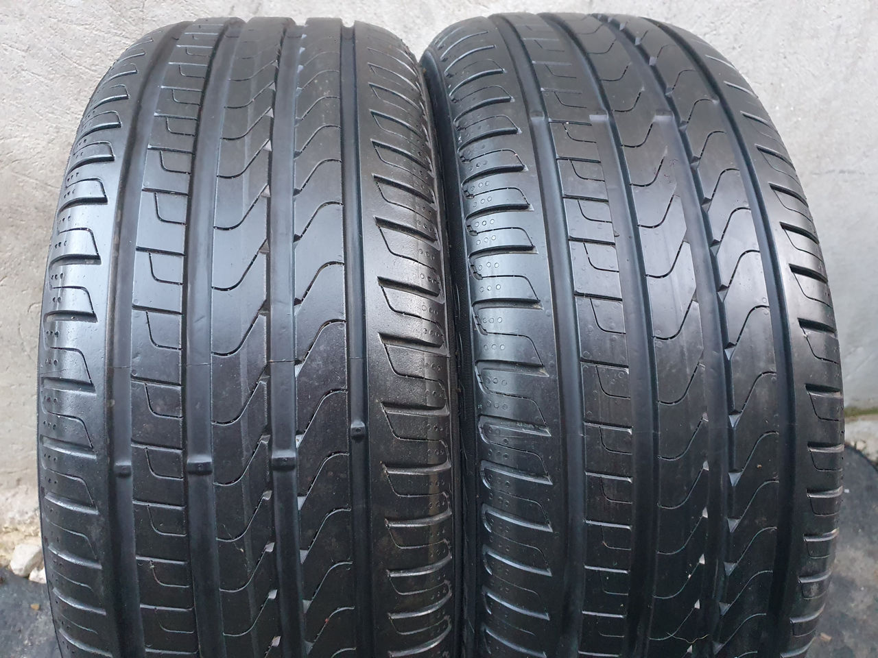 225/45/ R18- Pirelli.