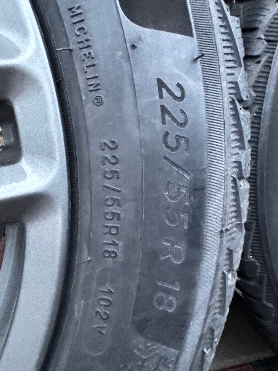 Jante R18 cu anvelope iarna 2022 Michelin 225/55 R18 pilot alpin 5
