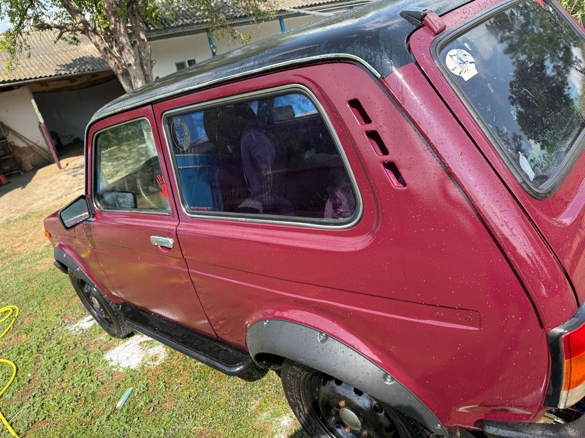 Lada / ВАЗ 2121 (4x4) 2003 г. с пробегом 18000 км, Бензин, 2000