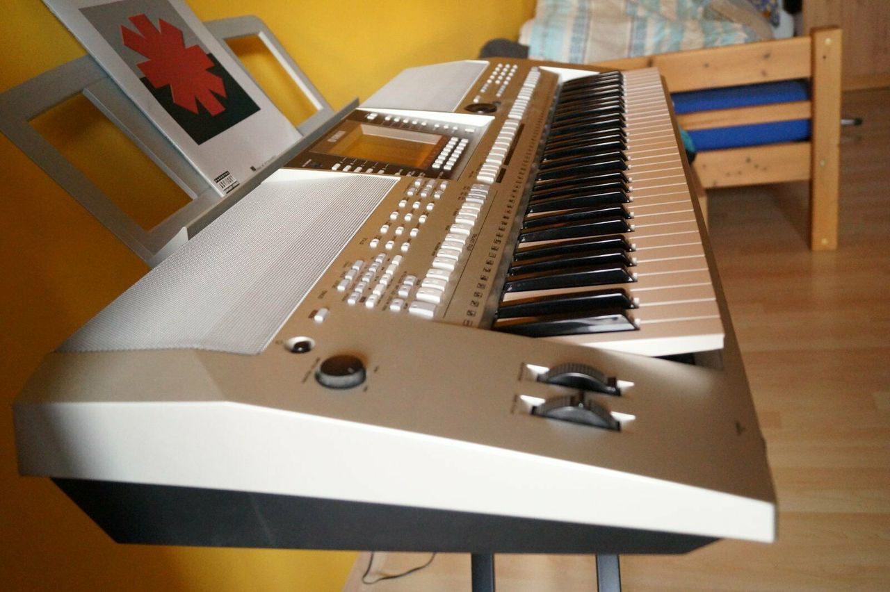 Синтезатор Yamaha Psr-s710. Sintetizator.