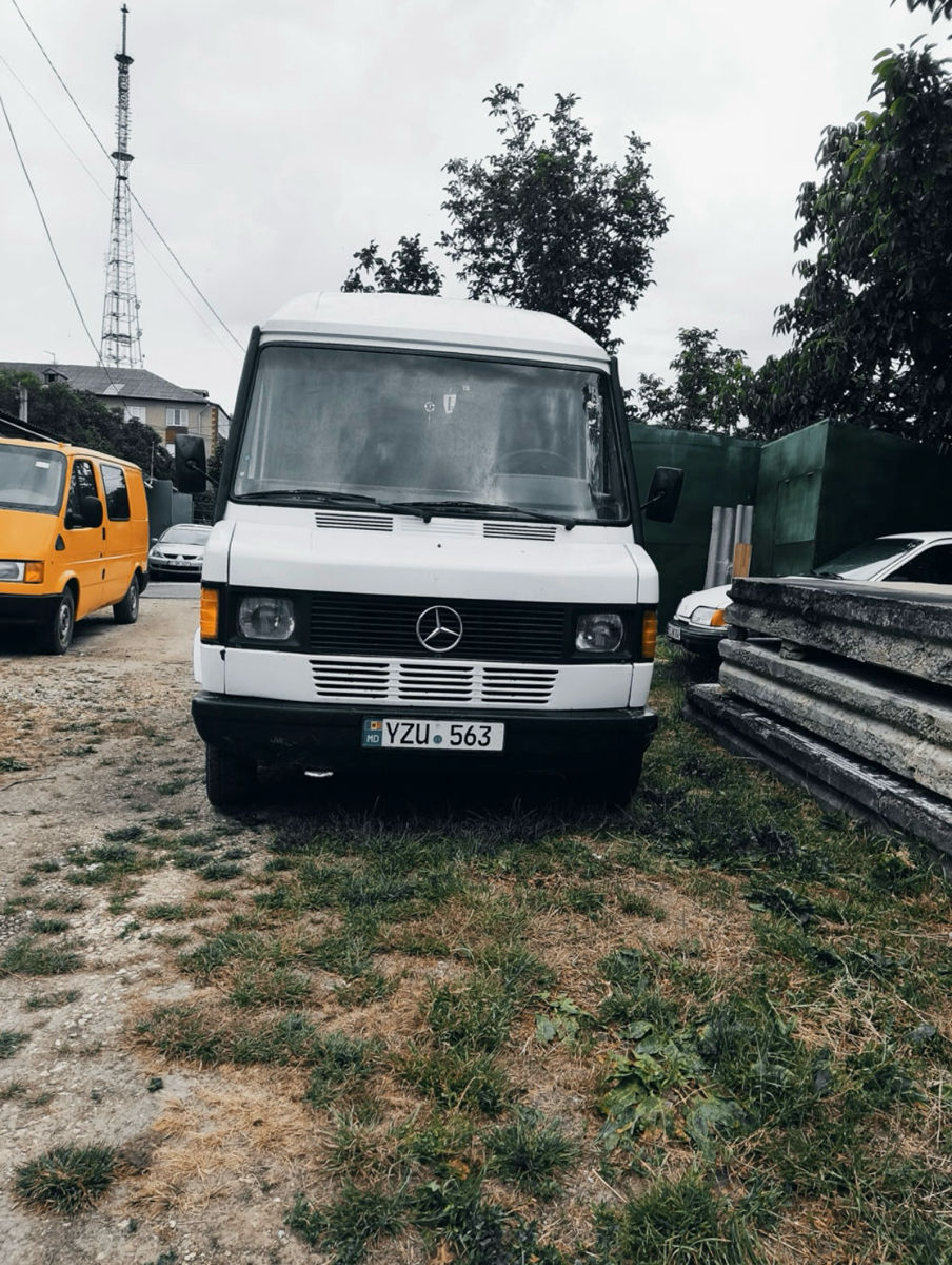 Mercedes 208D