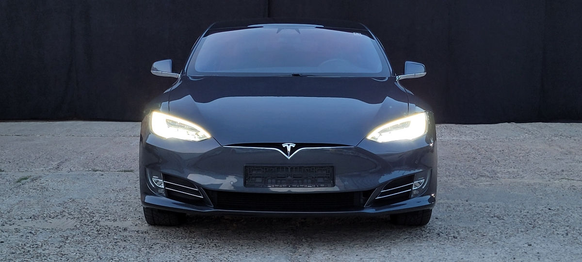 Tesla Model S