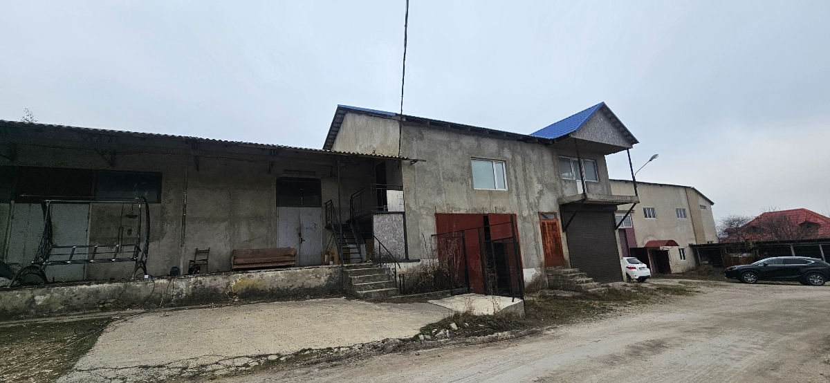 Vinzare Depozit/teren privat - Magdacesti la traseu