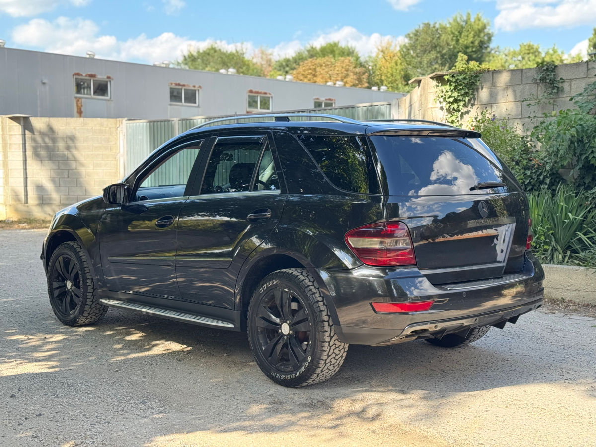 Mercedes M-Class an. 2009 cu rulaj 180000 km, Diesel, 4000