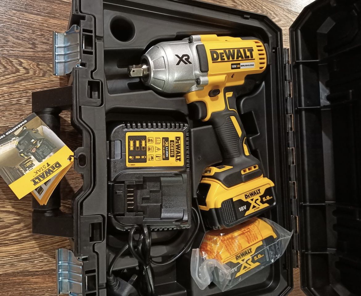 Гайковерт DeWALT DCF899P2
