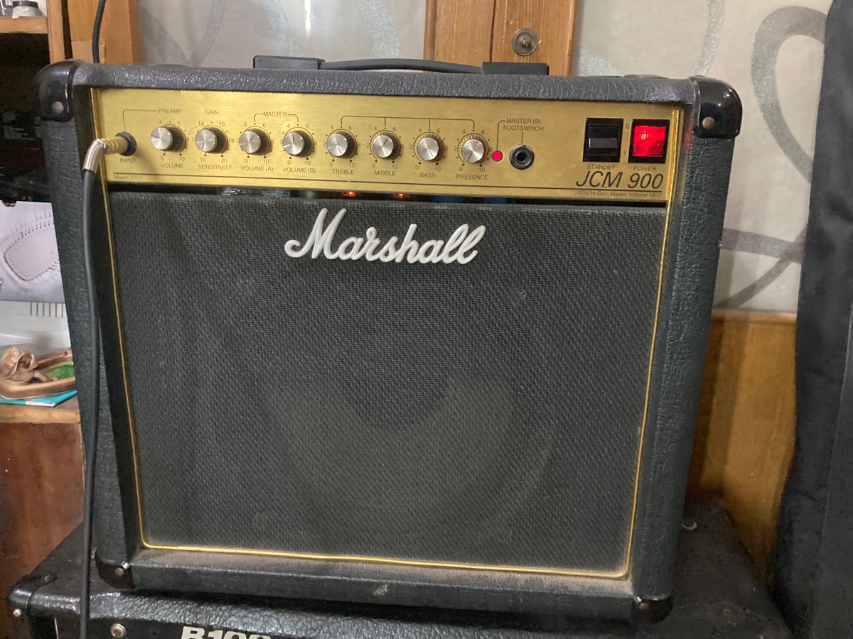 Marshall JCM 900
