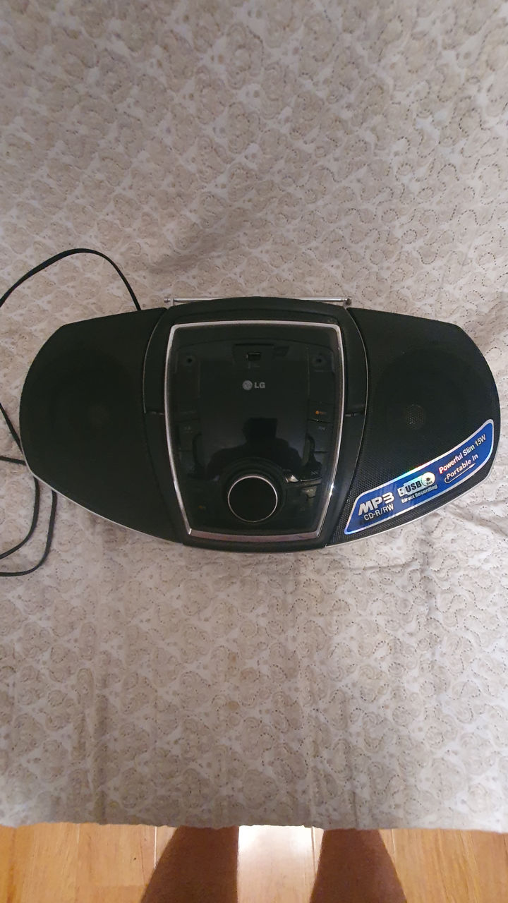 Vind mp3 usb firma LG cu 2000 lei