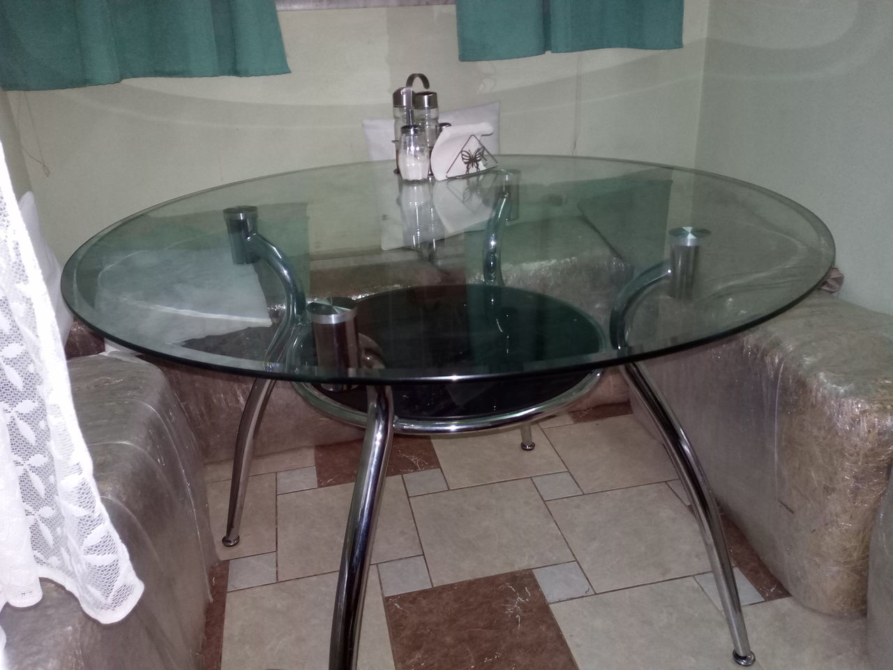 Vand masa de sticla diametru 1.10