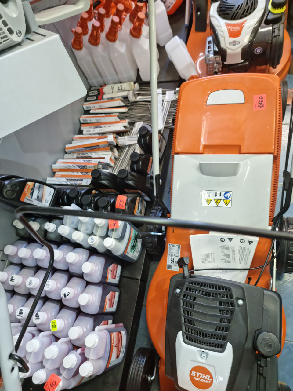 Maşini de tuns iarba STIHL