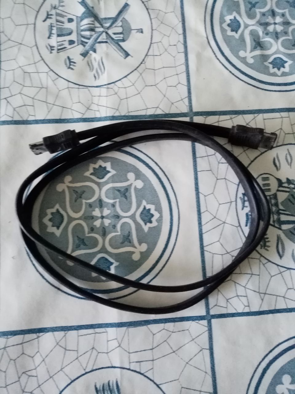 Кабель USB, LAN, VGA, ESATA, AUDIO