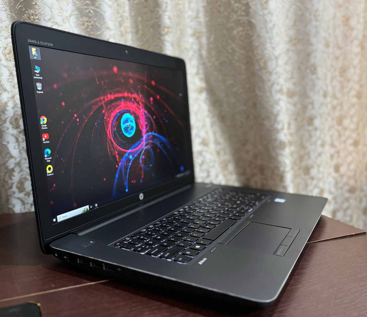 Gaming Laptop HP cu diagonala de 17.3" procesor i7
