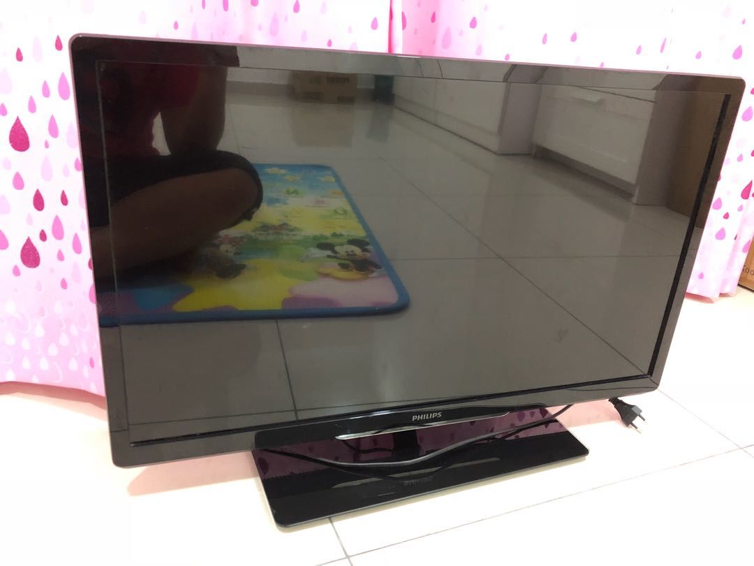 LED телевизор Philips 32PFL4007H/12 2500 лей